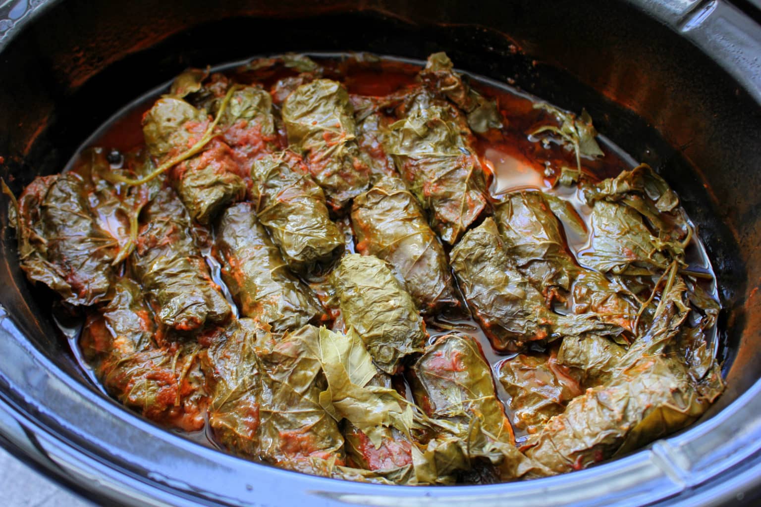 Sarmalute in frunza de vita la slow cooker - LauraSweets.ro