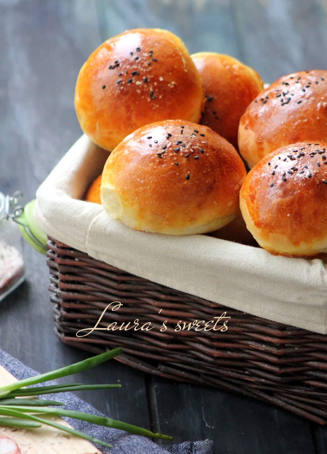 Chifle pufoase - LauraSweets.ro