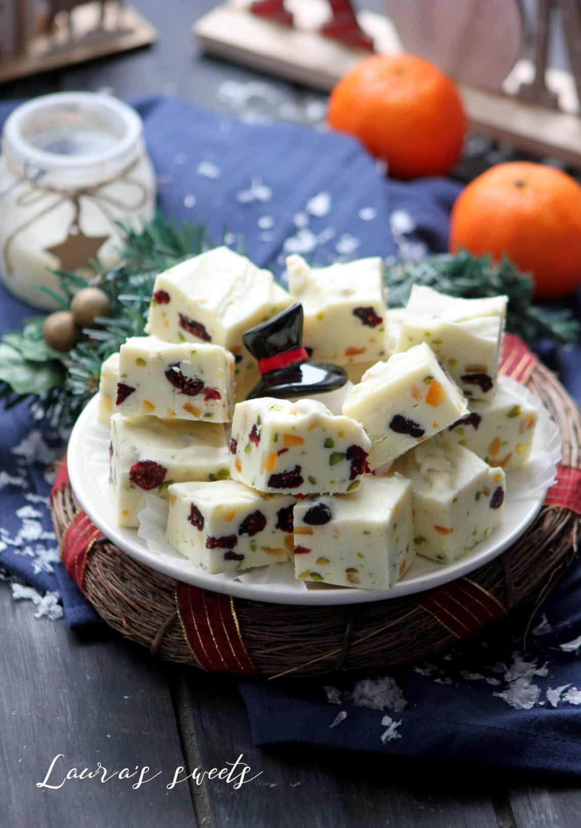 Ciocolata alba de casa, cu fistic si merisoare - LauraSweets.ro