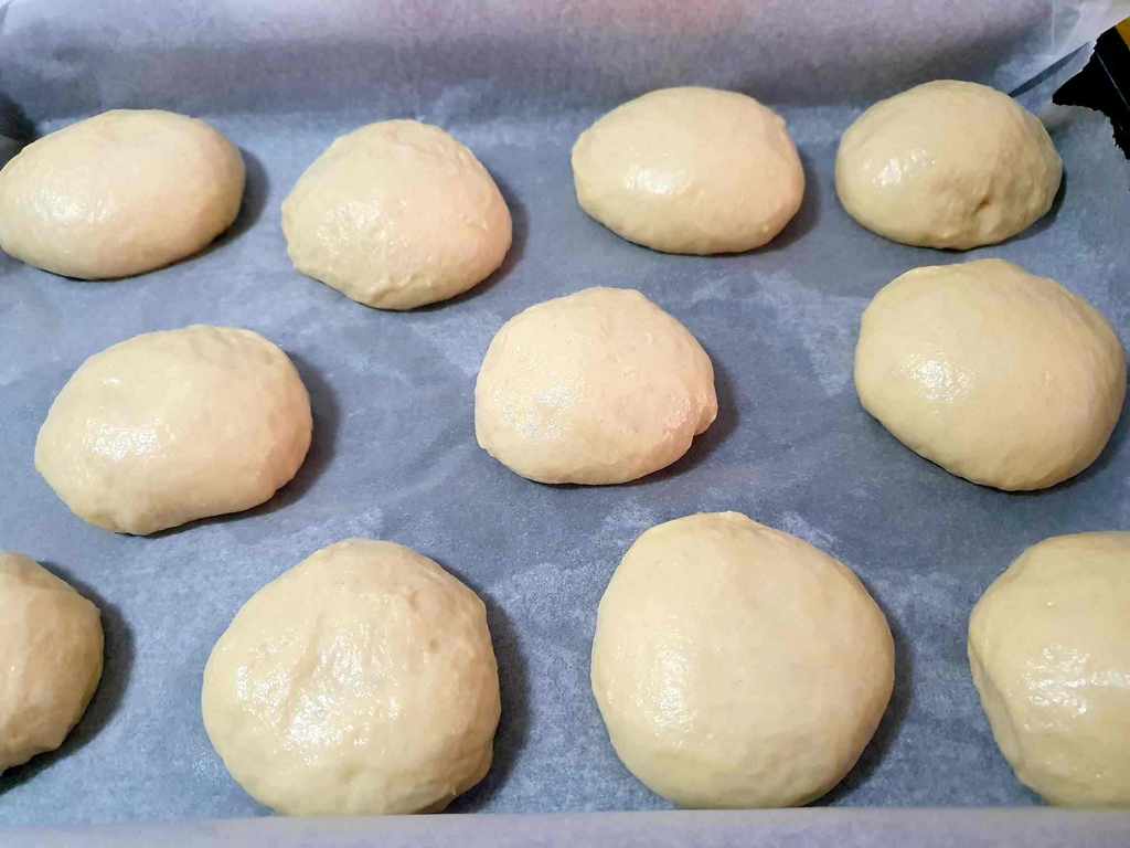 Placintele cu crema de vanilie si fructe - LauraSweets.ro